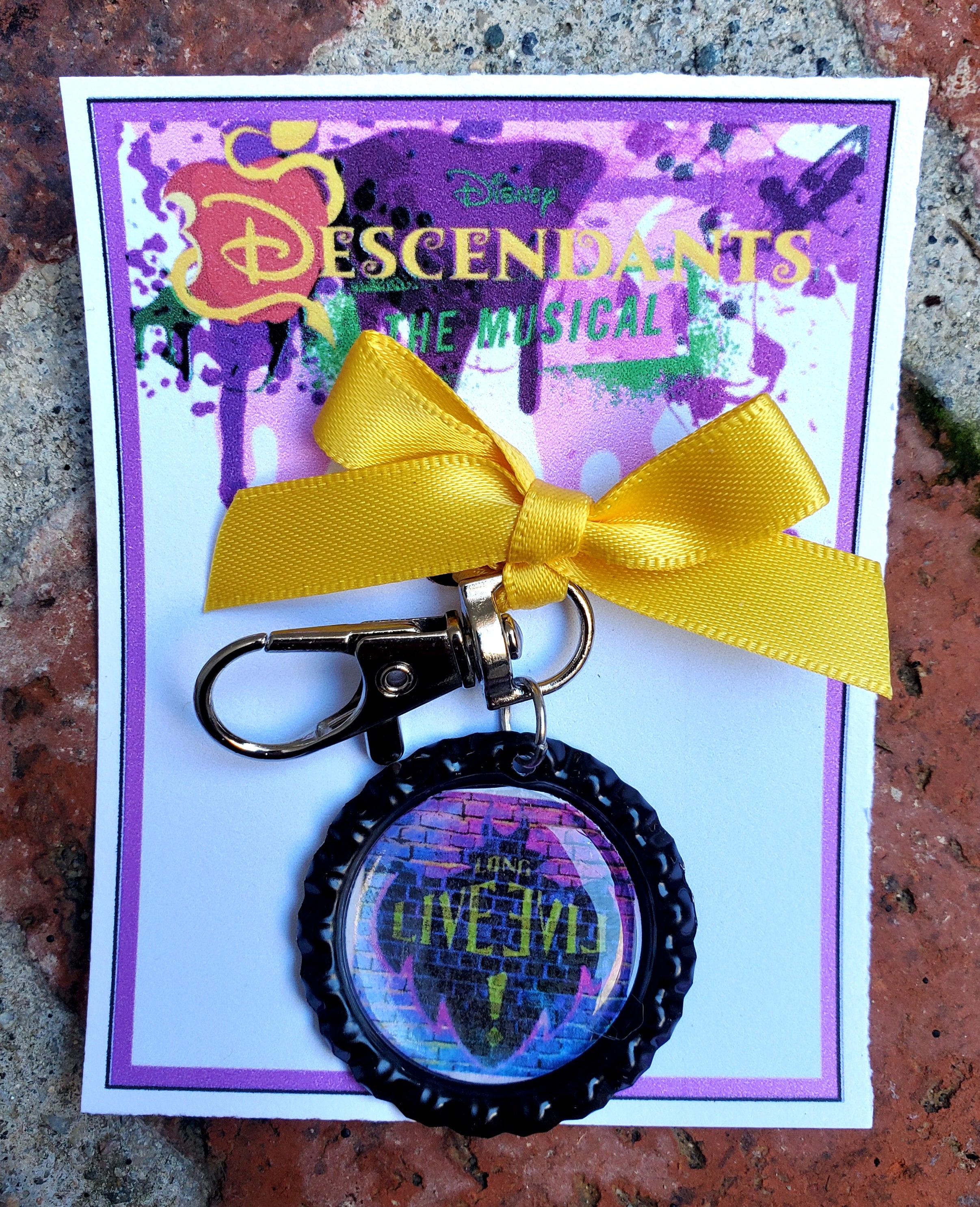 DESCENDANTS "Live Evil" Bottlecap Keychain – The Lobby Boutique